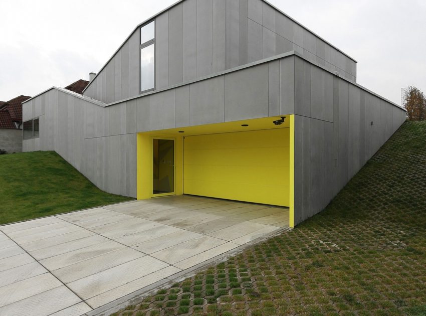 A Cozy and Luxurious Modern House for an Elderly Couple in Banská ...
