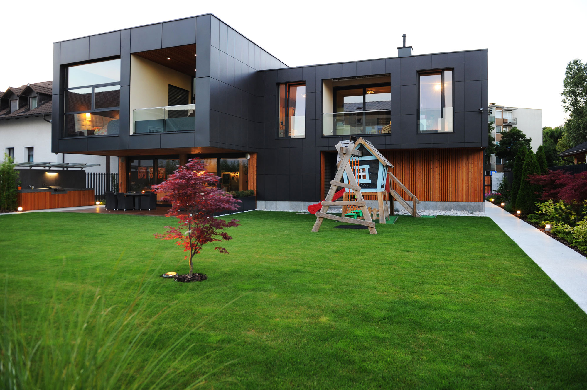 A Stunning Rectangular-Shaped House with Splendid and Neutral Interiors in Ljubljana, Slovenia