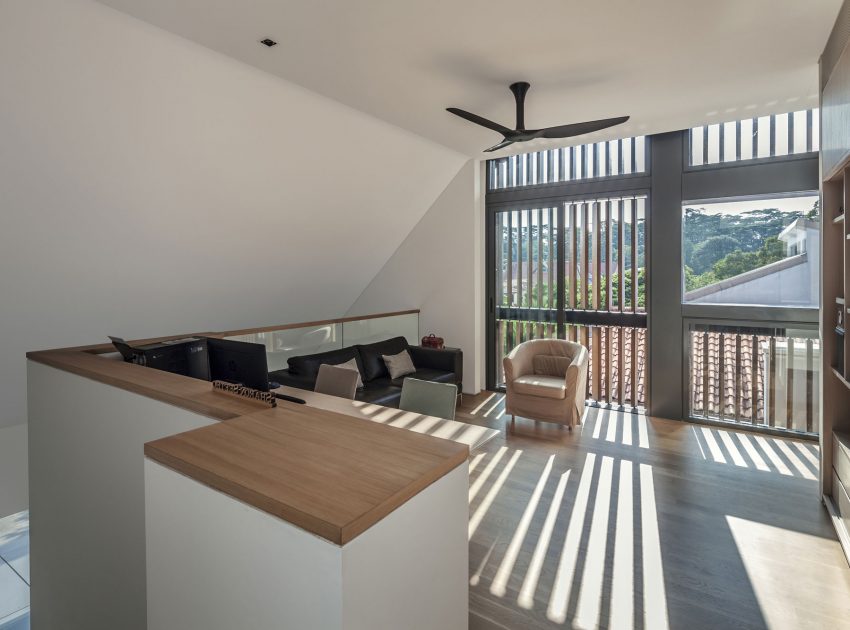 A Stylish Modern Semi-Detached House with Remarkable Interiors in Bukit ...